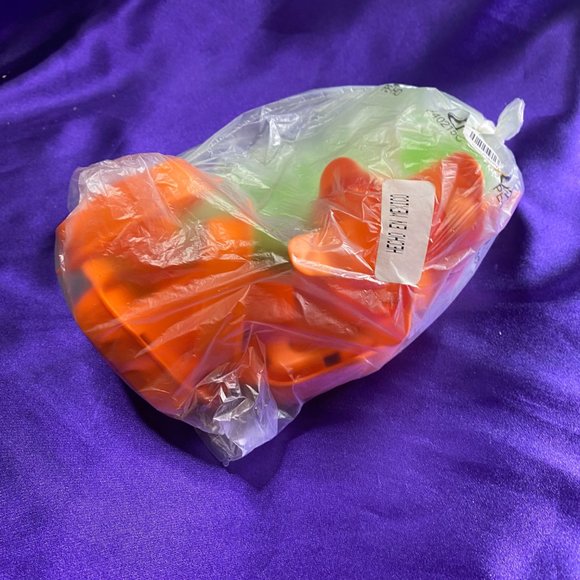 Tupperware | Kitchen | Nwot Tupperware Lollitups Freezable Forms | Poshmark